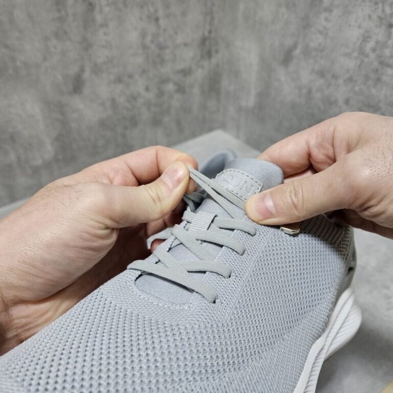 【レビュー】かかとを踏んで最速で履けるスニーカー「LAQUN（ラクーン）」 | すにらぼ